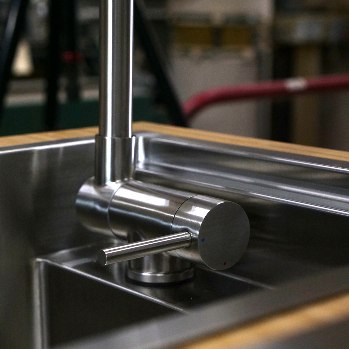 Stainless Steel Sink With Folding Faucet – SergSupply